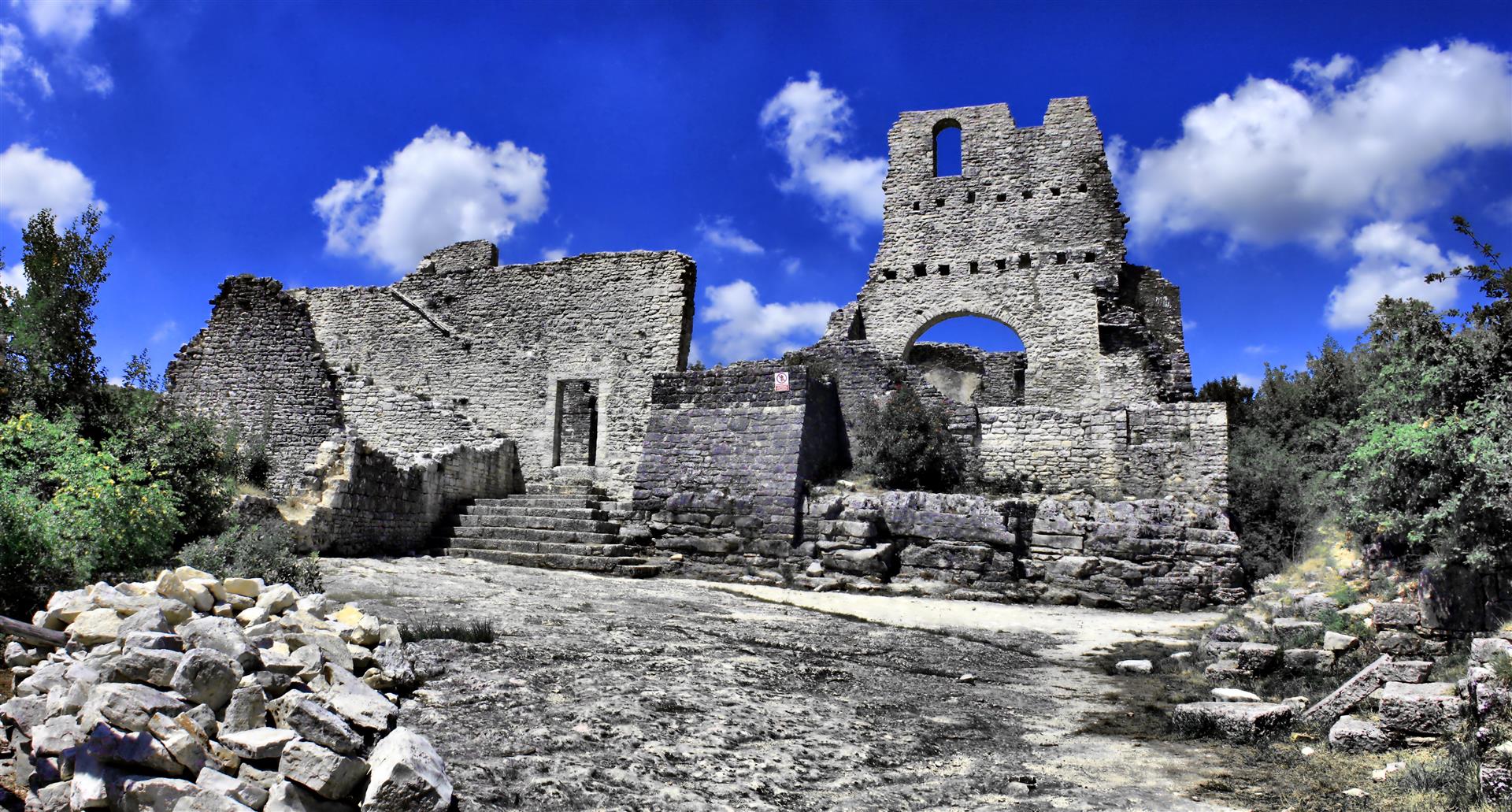 Dvigrad - die Geisterstadt in Kroatien| von Kroati.de √