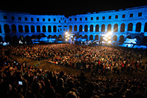 Arena von Pula | Amphitheater Pula - Kroati.de √
