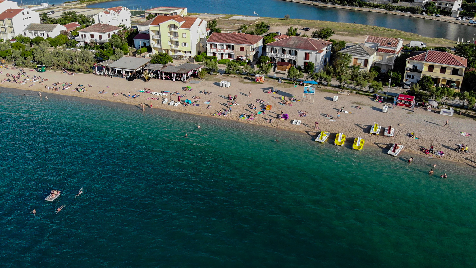 Stadtstrand Prosika in Pag - Strandführer von Kroati.de √