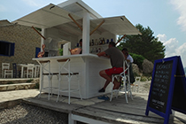 Moro Beach Stupe & Strandbar | Insel Stupa Vela √