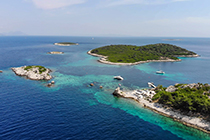 Moro Beach Stupe & Strandbar | Insel Stupa Vela √