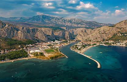 Die Top Strände an der Omis Riviera in Kroatien √