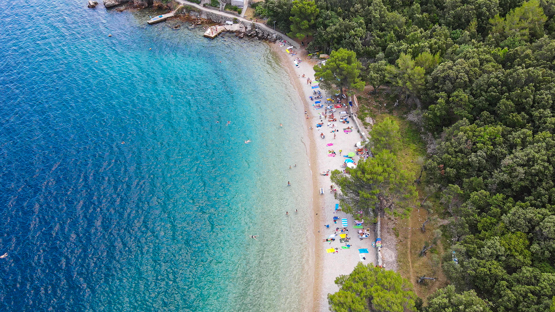 Strand Raca in Valun (Insel Cres) - Kroati.de √