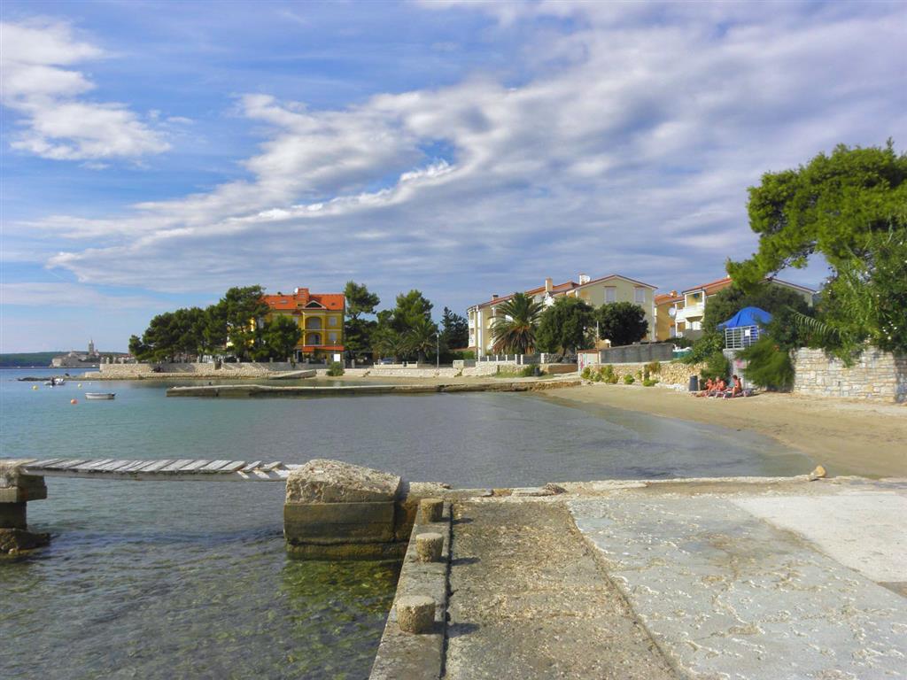 Strand Petrac in Banjol - Insel Rab | Kroatien Strände √