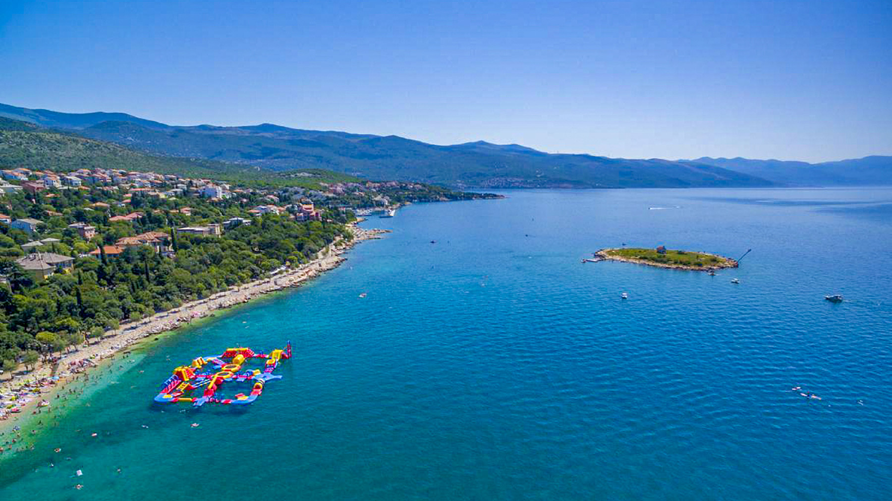 Strand Rivica in Novi Vinodolski - Strandführer von Kroati.de √