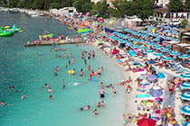 Strand Rokan in Selce | Strandführer √ - Kroati.de