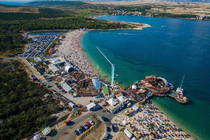 Partystrand Zrce - Kroatien Reiseführer √ - von Kroati.de