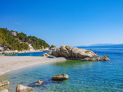 Strand Jakirusa in Brela - Strandführer Kroati.de √