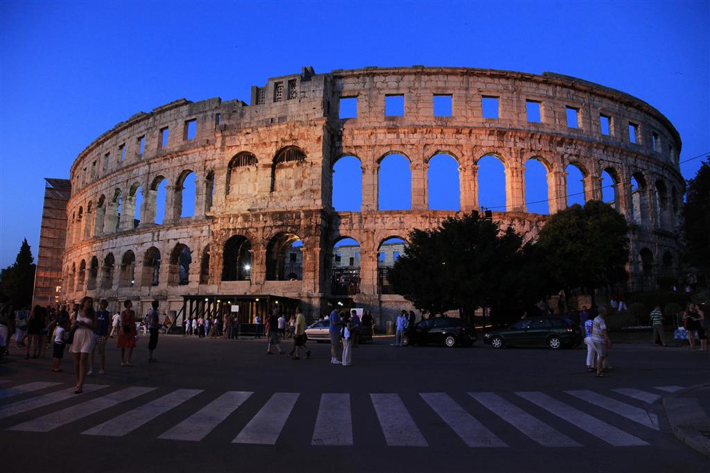 Arena von Pula | Amphitheater Pula - Kroati.de √
