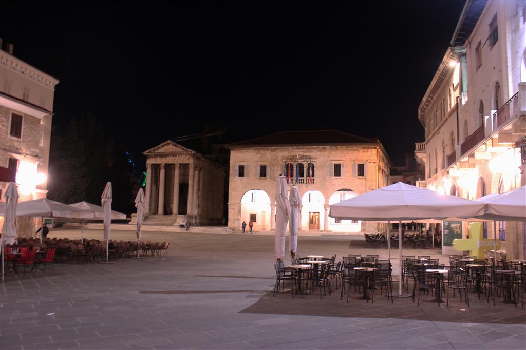 Das Forum in Pula | Stadtplatz in Pula - Kroati.de √