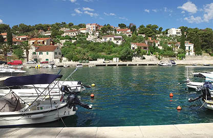 Splitska - Kroatien Reiseführer - von Kroati.de √