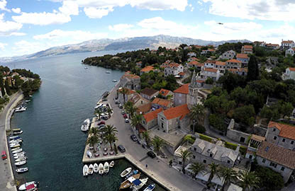 Splitska - Kroatien Reiseführer - von Kroati.de √